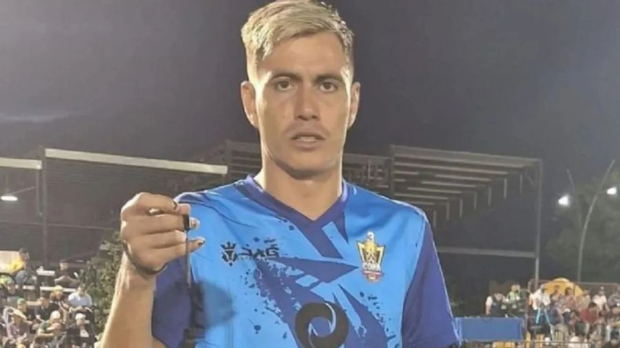 Former footballer Sergio Jáuregui shot dead during a friendly match