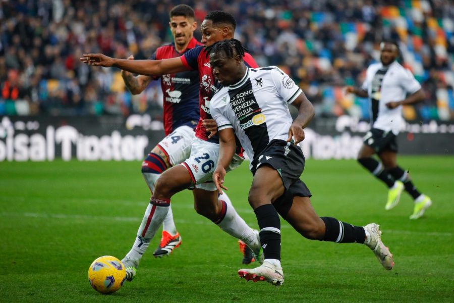 Leeds set to battle Tottenham for 'superstar' defender