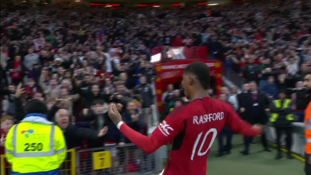 Video: Darwin Nunez gives away the ball and Marcus Rashford makes it 3-3 | CaughtOffside