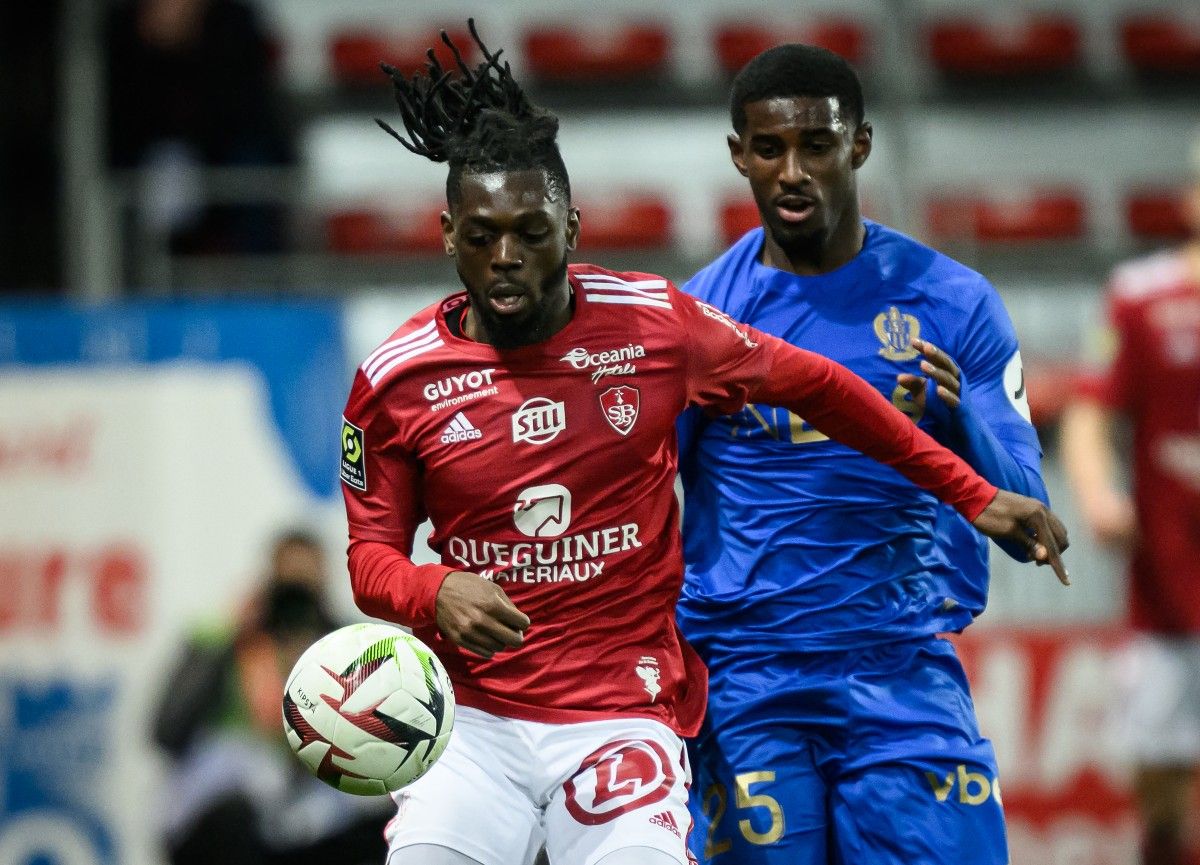 Locko transfer: Chelsea eye deal for Brest left-back