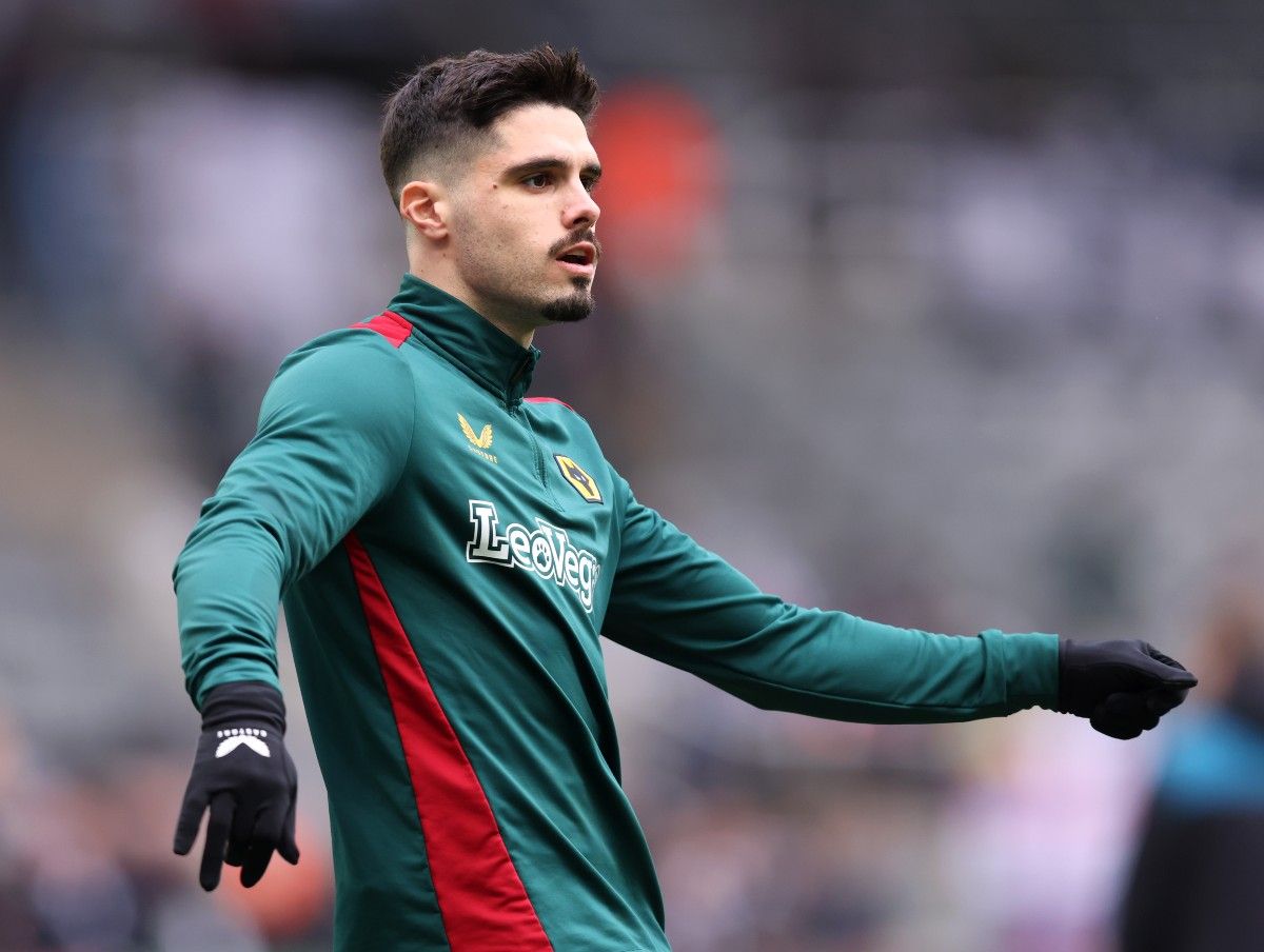 Neto transfer: Arsenal and Tottenham eyeing winger