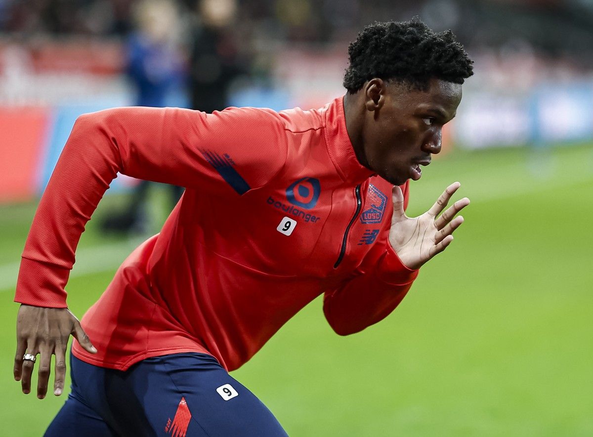 West Ham United confident of beating Chelsea to sign world class striker