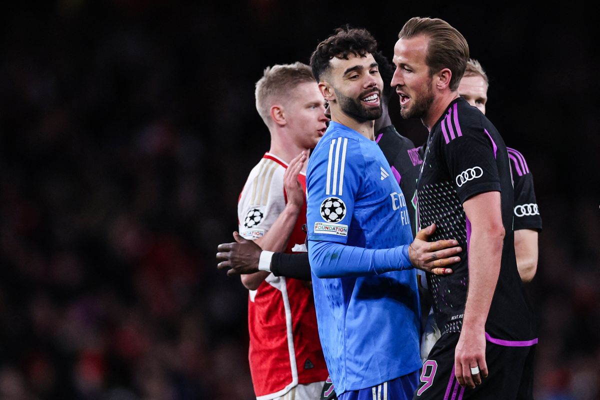 Harry Kane and Arsenal fans exchange banter after the striker extends ...