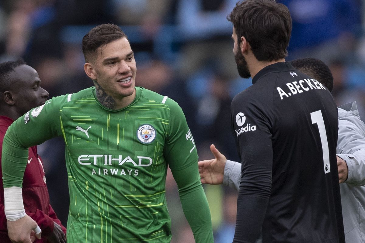 Liverpool and Man City scouting Ajax goalkeeper Charlie Setford