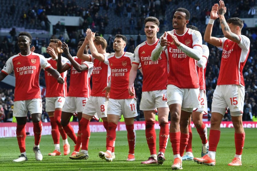 Fabregas on top four: Arsenal first and Chelsea fourth