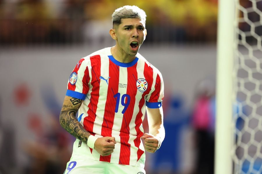 Chelsea 'closely following' £50 million valued EPL attacking midfielder