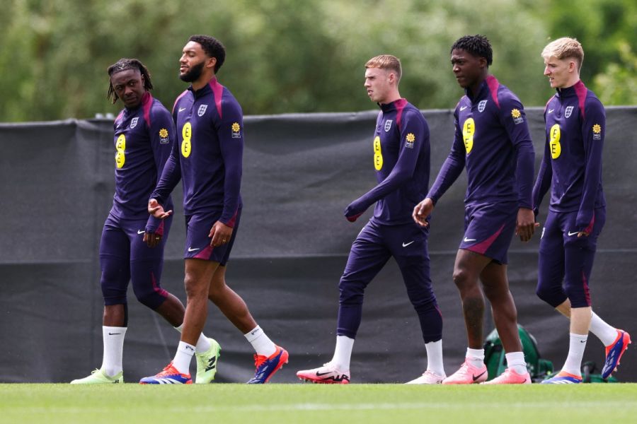 Gary Neville reveals the changes he would like Gareth Southgate make