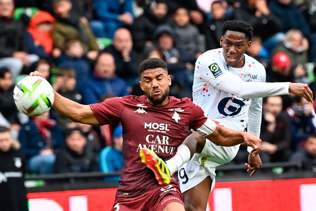 Jonathan David Tottenham Chelsea Man Utd transfer