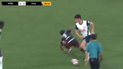 Video: Archie Gray impresses with sensational dribble during Spurs win