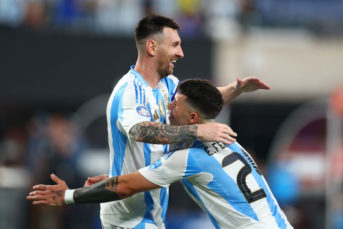 Video: Lionel Messi deflects Chelsea star's shot for goal against Canada