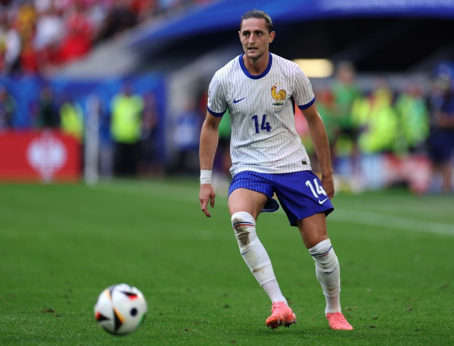 Tottenham and Aston Villa in talks with agents of Adrien Rabiot