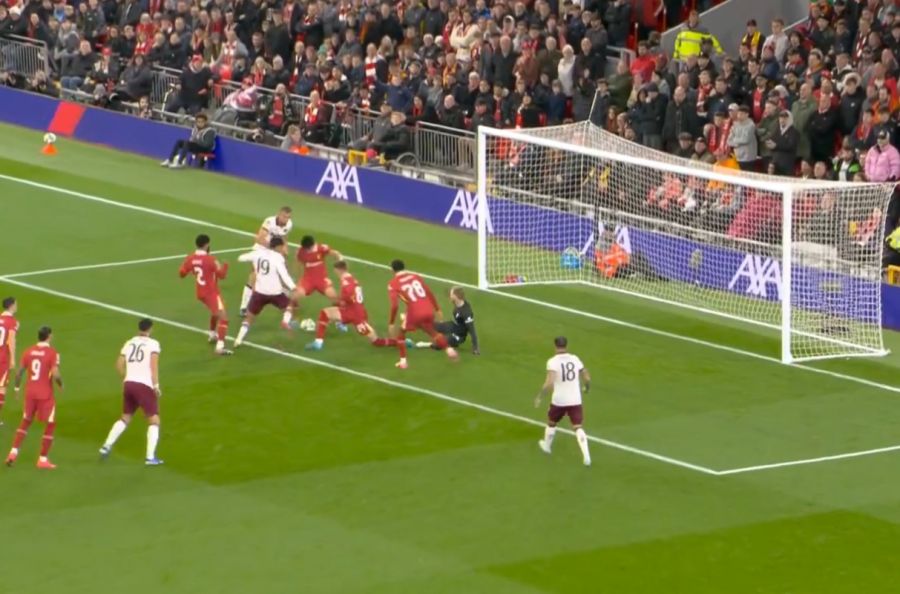 Video: Liverpool's defence embarrasses itself during West Ham opener
