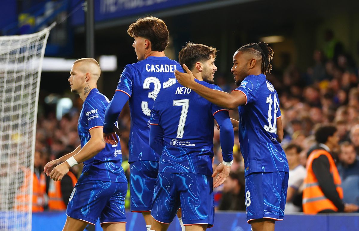 Enzo Maresca addresses problem with Chelsea's top-heavy squad