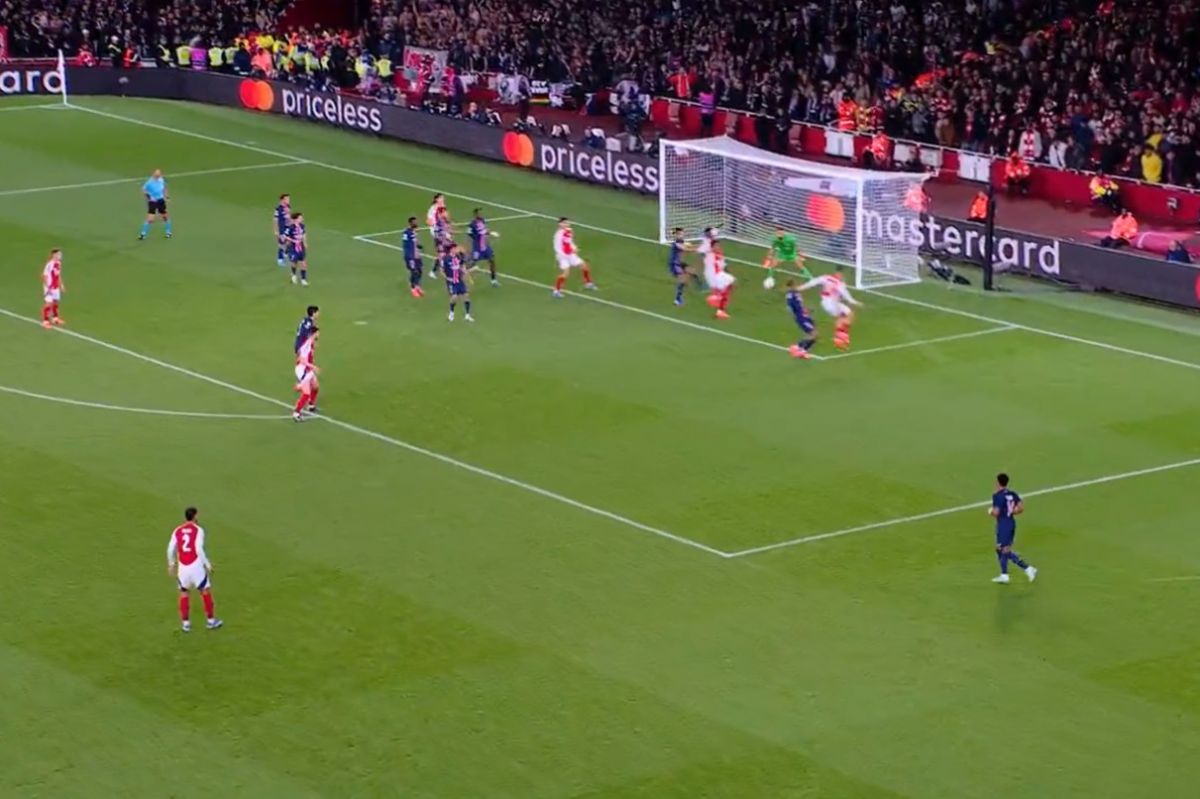 Video: Gianluigi Donnarumma error leads to Arsenal doubling lead vs PSG