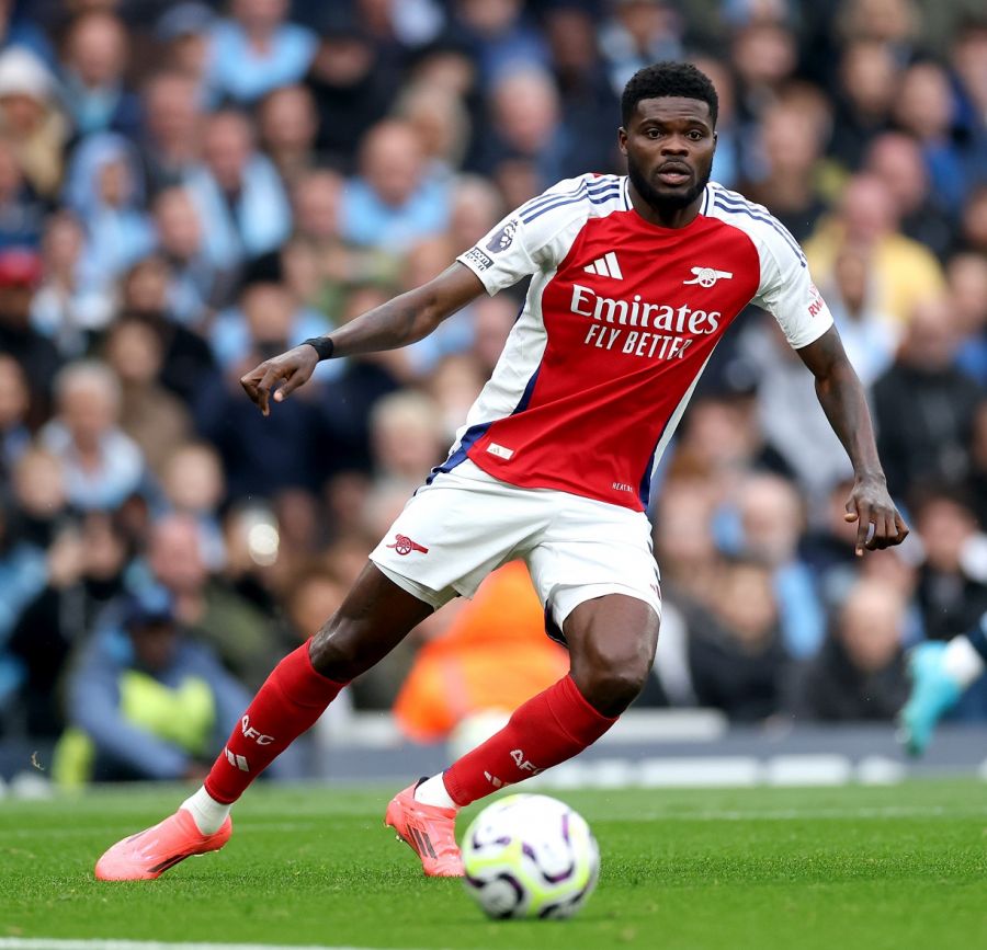 Arsenal midfielder Thomas Partey is attracting interest from Barcelona