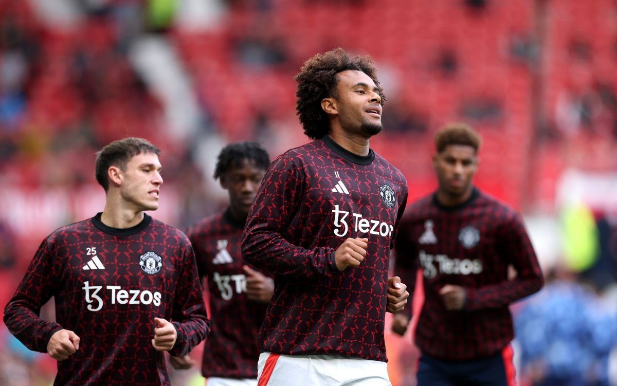 Manchester United tipped to loan out new signing Joshua Zirkzee