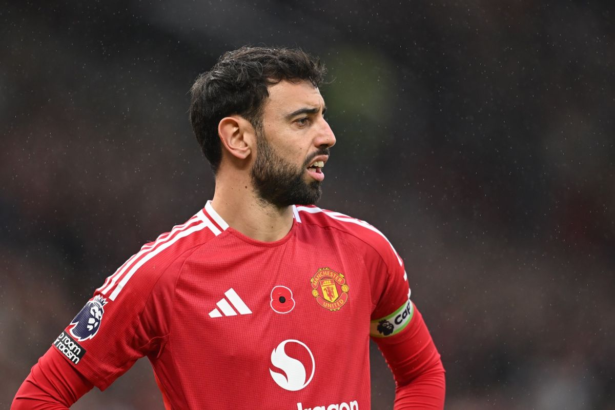 Man United boss Ruben Amorim finds a new position for Bruno Fernandes