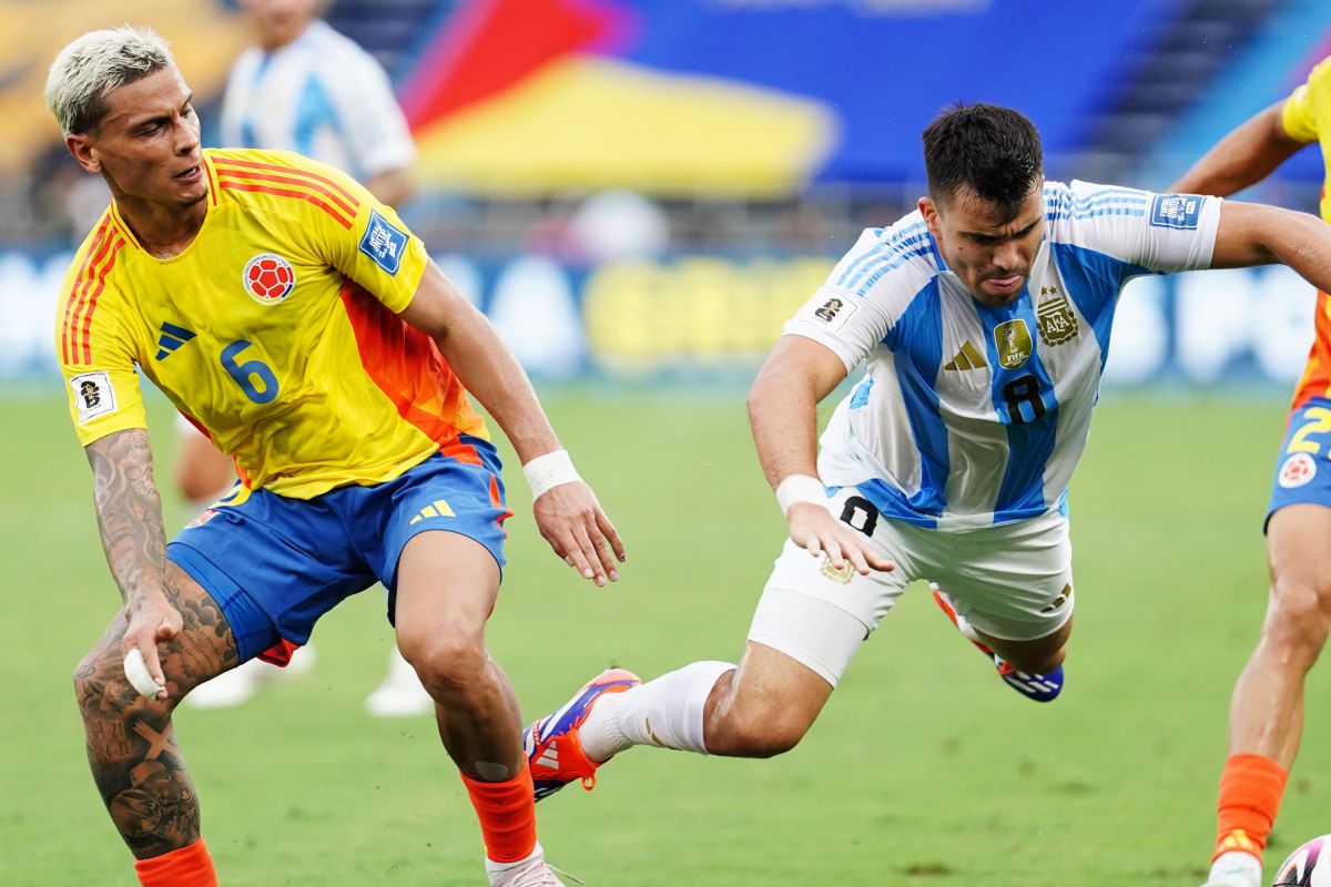 Manchester United send scouts to watch Richard Rios in action