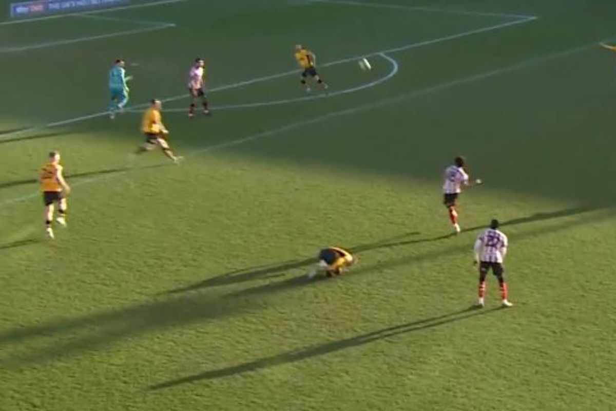 Man United: Ethan Williams scores worldie while on loan at Cheltenham