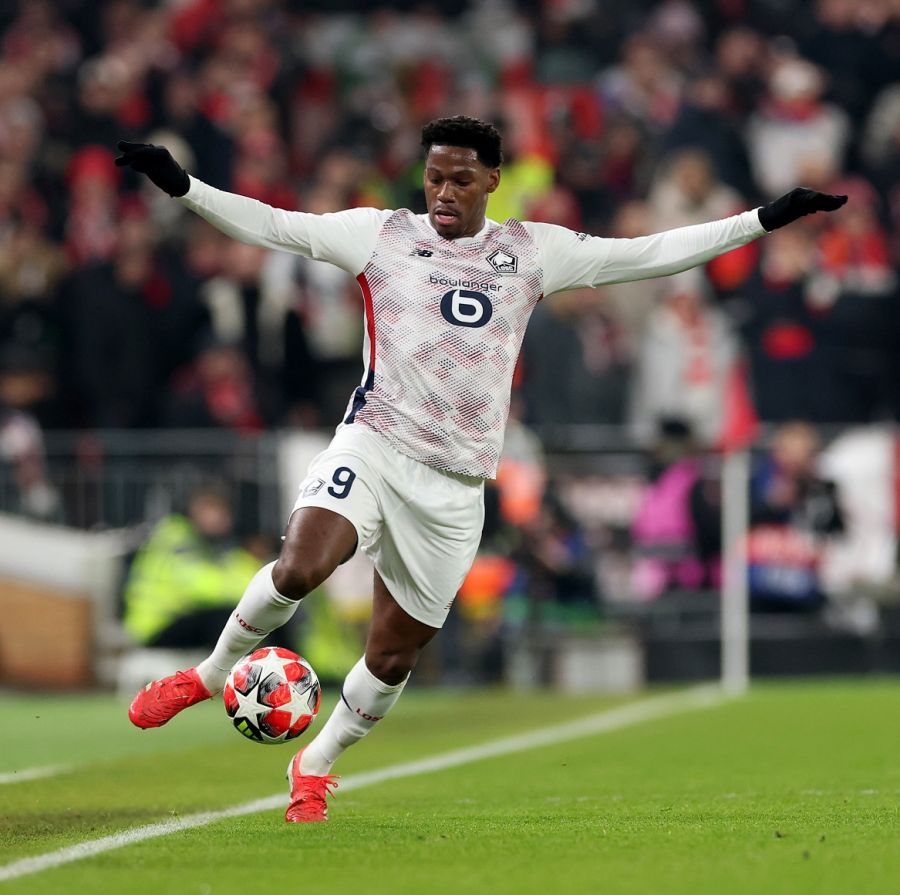 Liverpool star talks with soon to be free agent striker Jonathan David