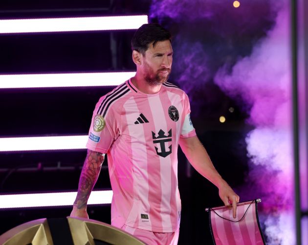 Lionel Messi free-kick video as he scores for Inter Miami vs Porto