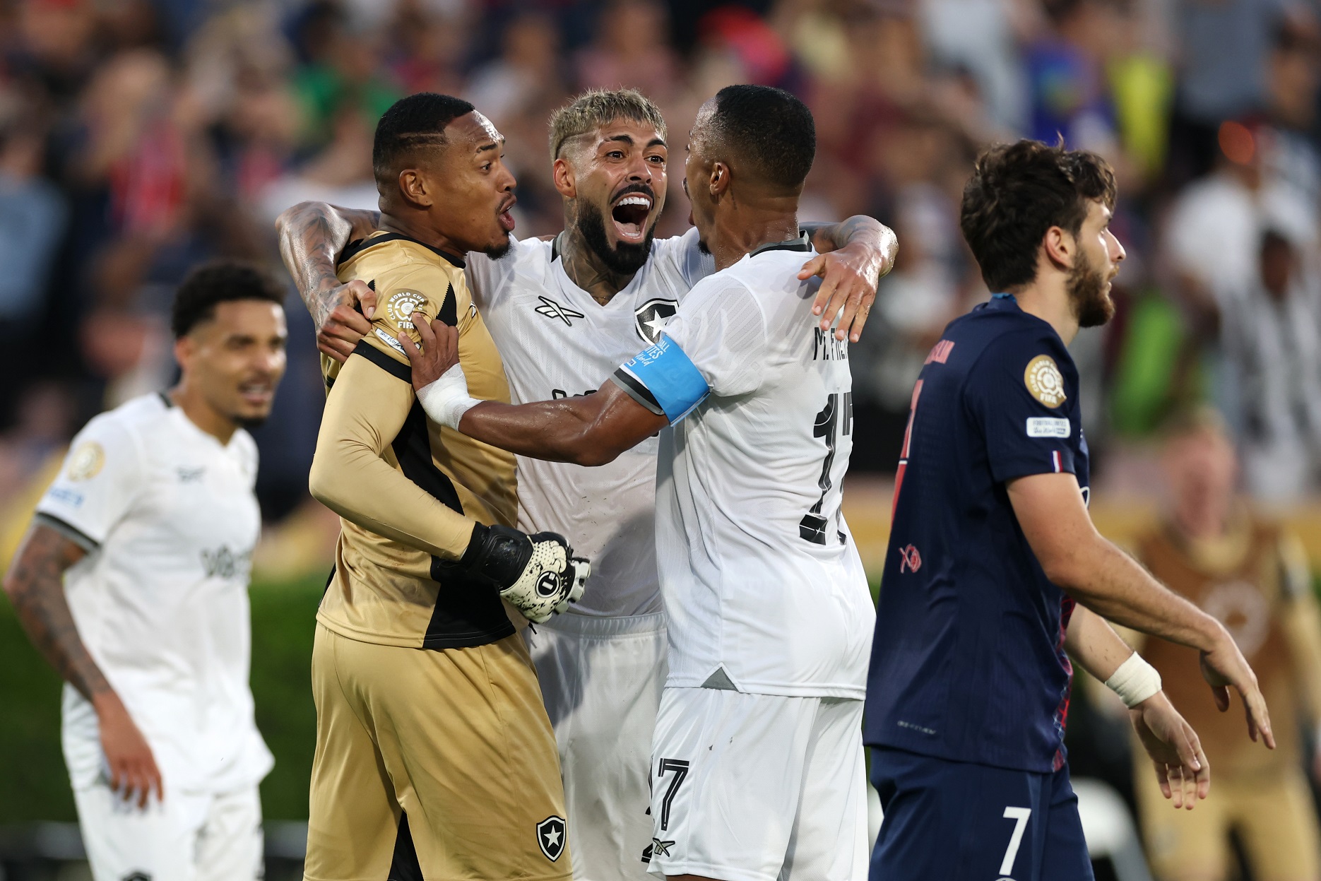 Man United prepare offer for Botafogo goalkeeper John Victor