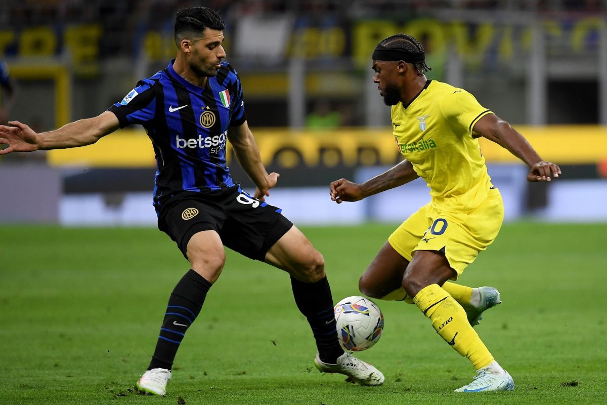 Leeds United offered the chance to sign striker Mehdi Taremi