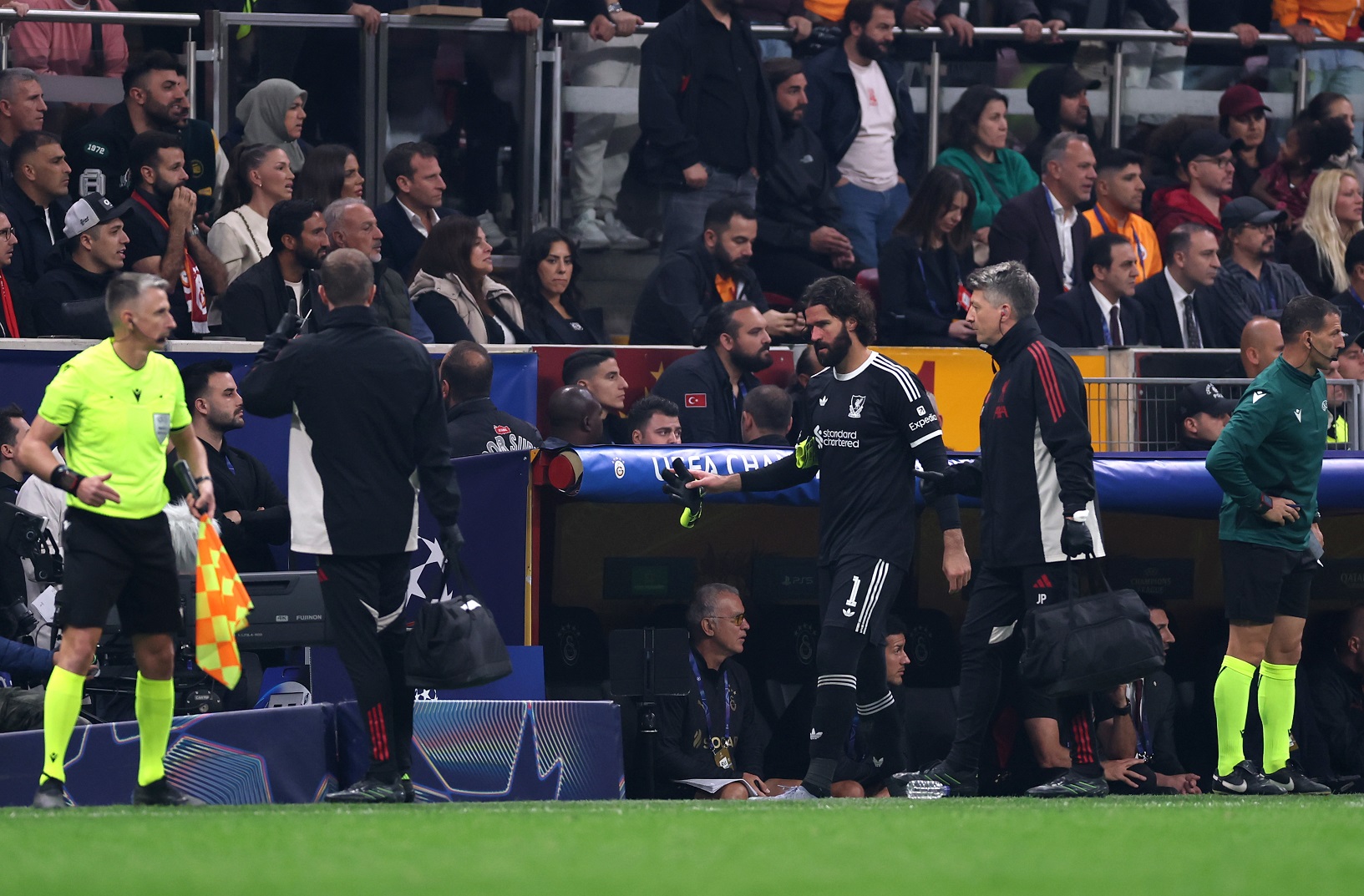 Liverpool boss Arne Slot confirms Alisson & Ekitike injury blow