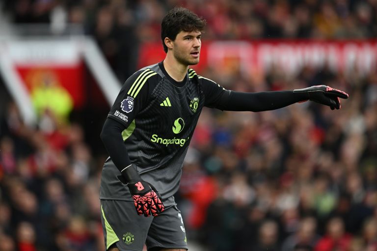 Man United signing Senne Lammens praised by Sir Alex Ferguson