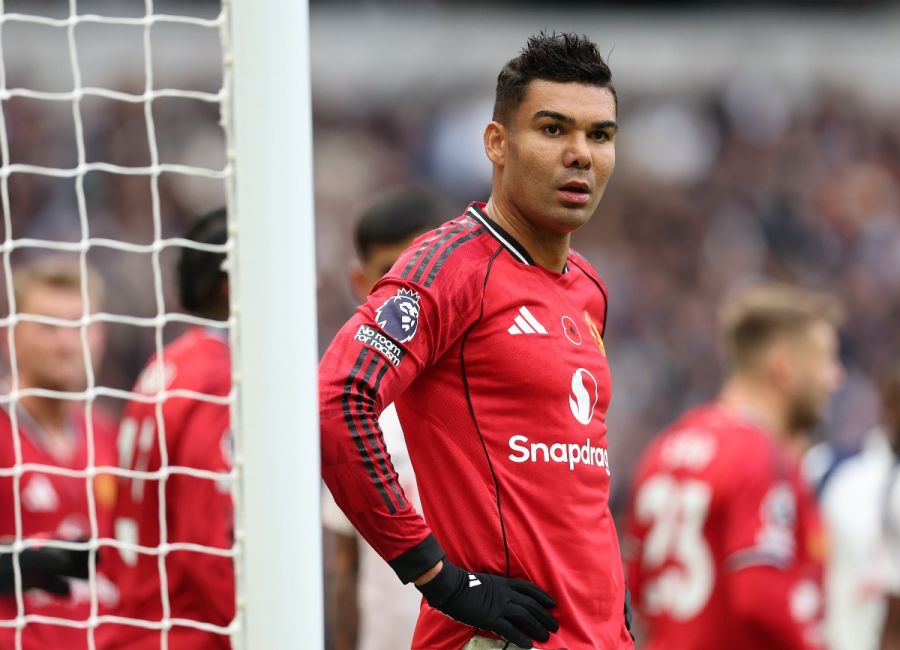 Man United to offer new contract to Casemiro with a pay cut