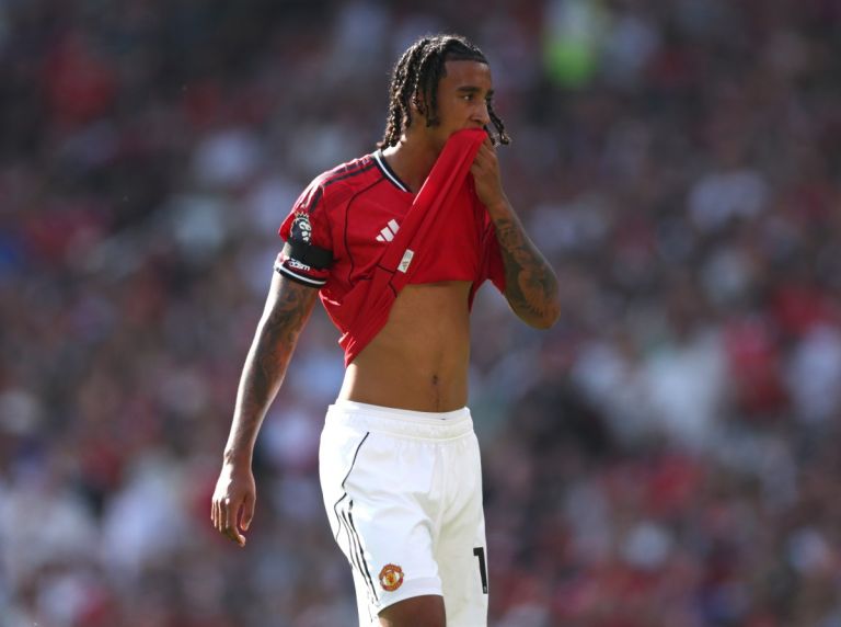 Man United's Leny Yoro praises Kobbie Mainoo