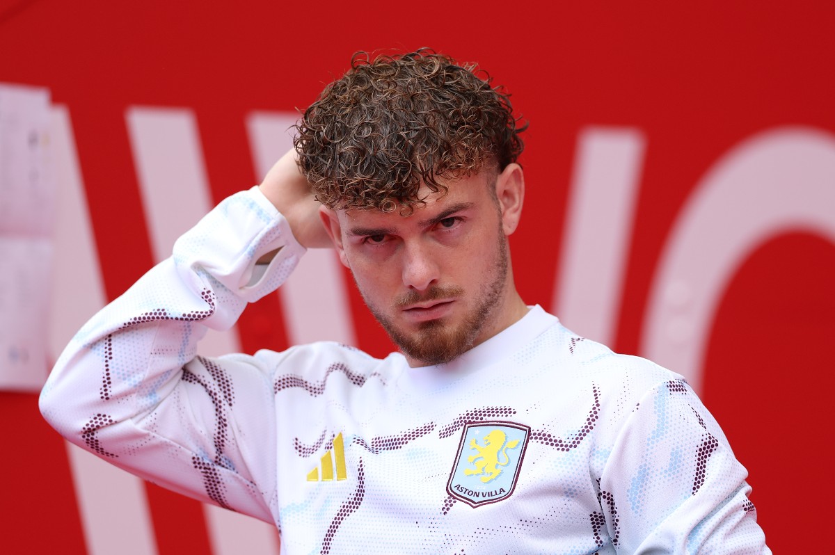 Liverpool headache as Harvey Elliott to leave Aston Villa