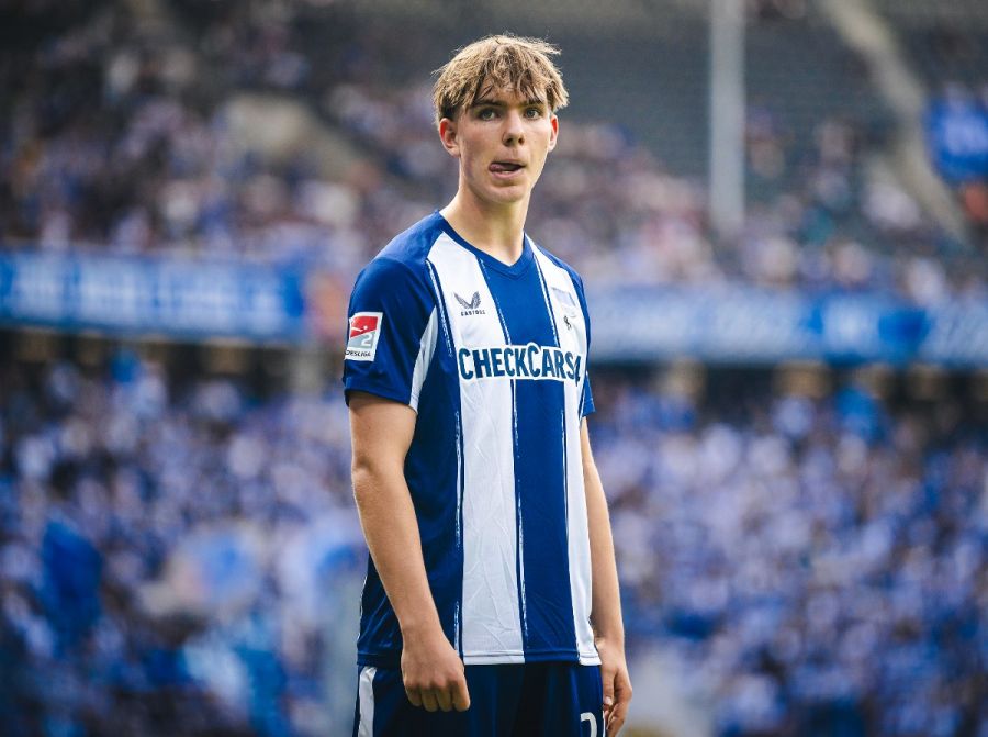 Liverpool and Man City submit offers to sign Kennet Eichhorn