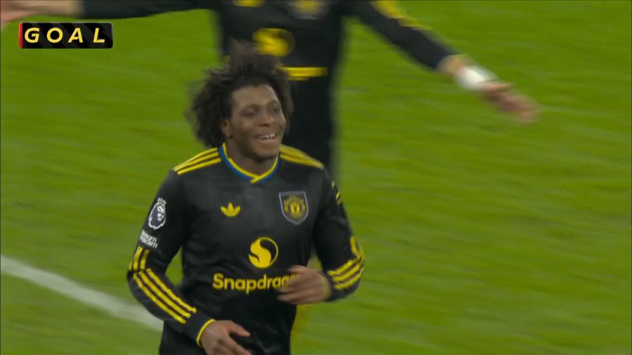 Patrick Dorgu stunner puts Man United 2-1 up at Arsenal as Carrick ...